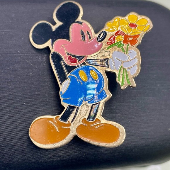 Disney | Jewelry | Vintage Mickey Mouse Enamel Pin Brooch With Bouquet ...